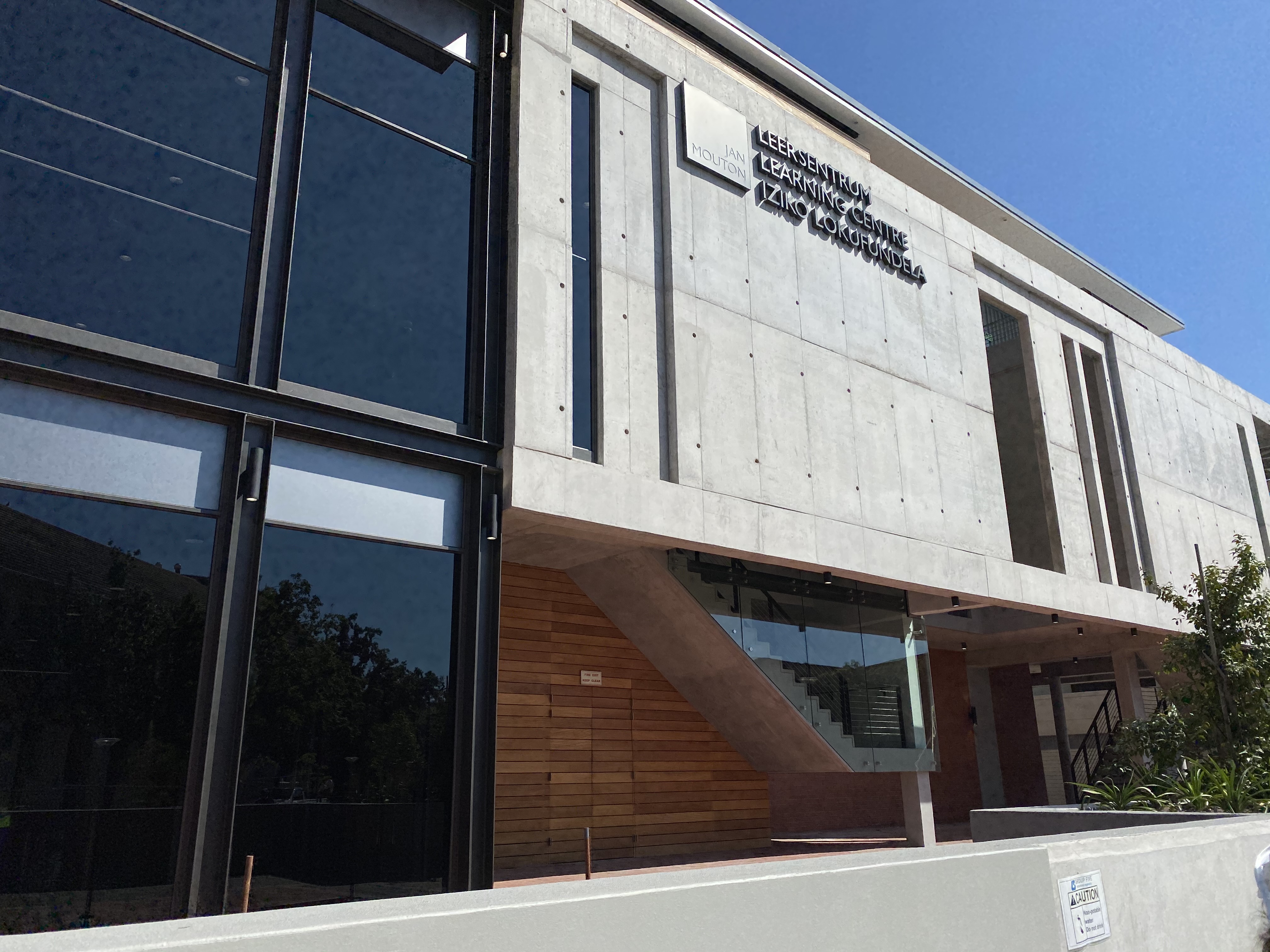 jan-mouton-exterior | SMF News